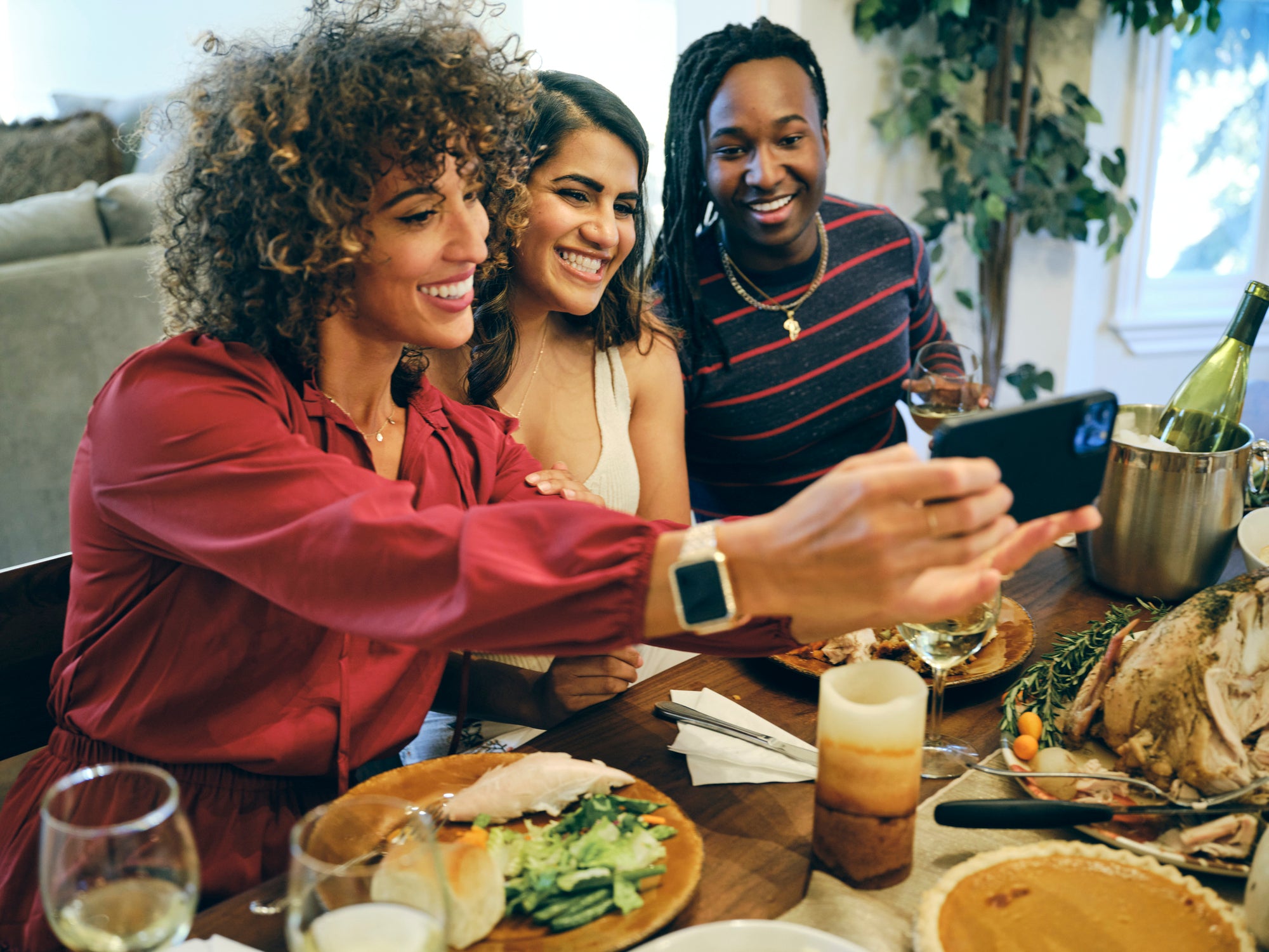 5 Tips for Hosting a Friendsgiving Potluck Everyone Will Remember ...